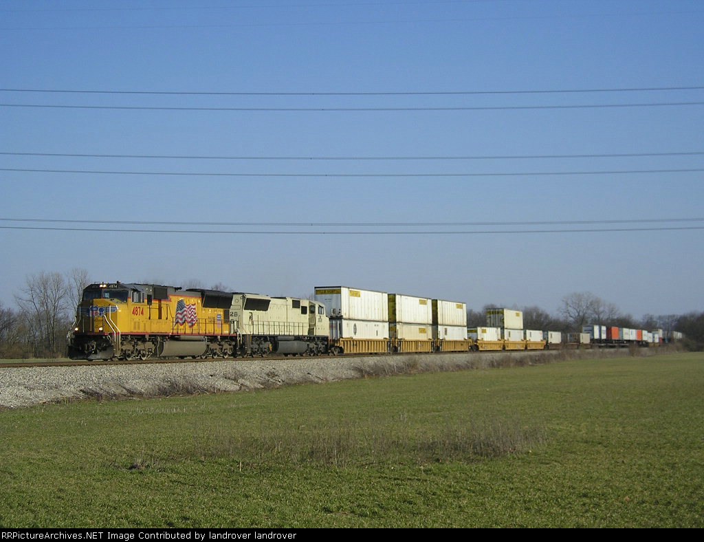 NS 216 Eng UP 4874 Westbound